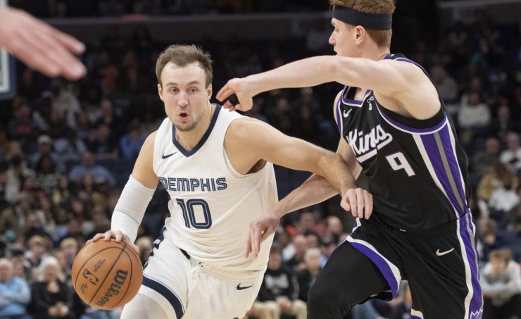 Malik Monk, Domantas Sabonis lead Kings to a 123-92 victory over Grizzlies